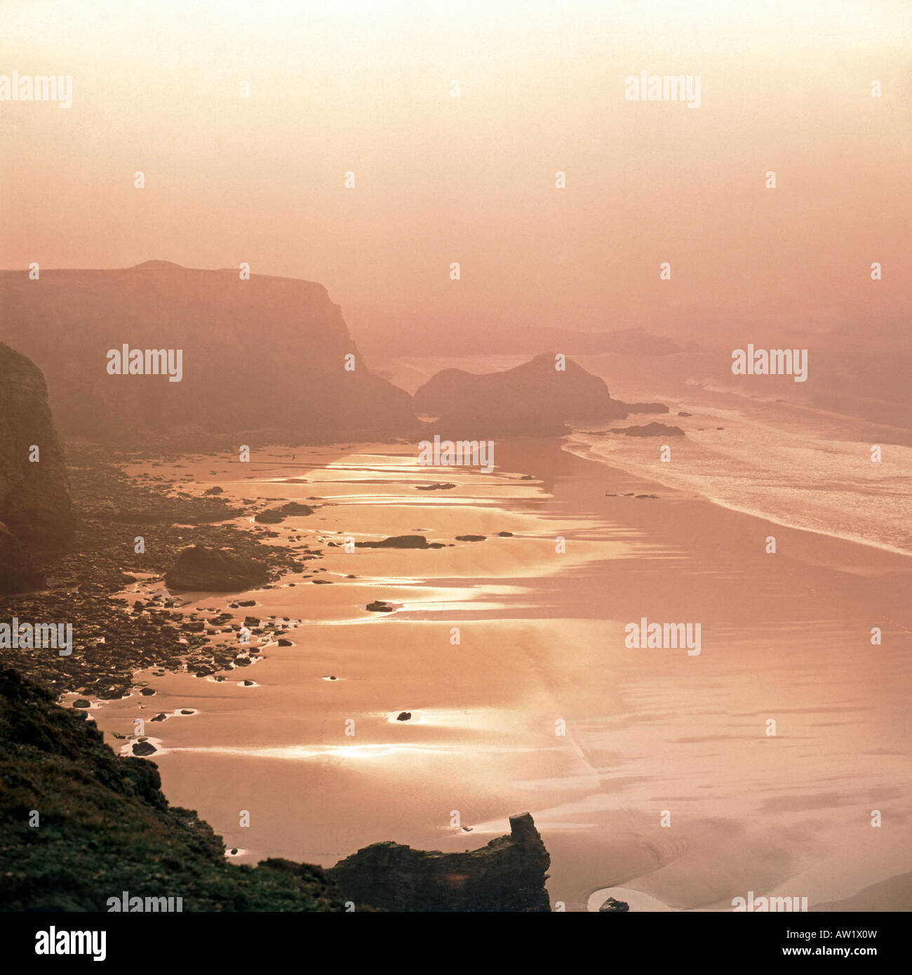 Atmospheric beach scene north cornwall hi-res stock photography and ...
