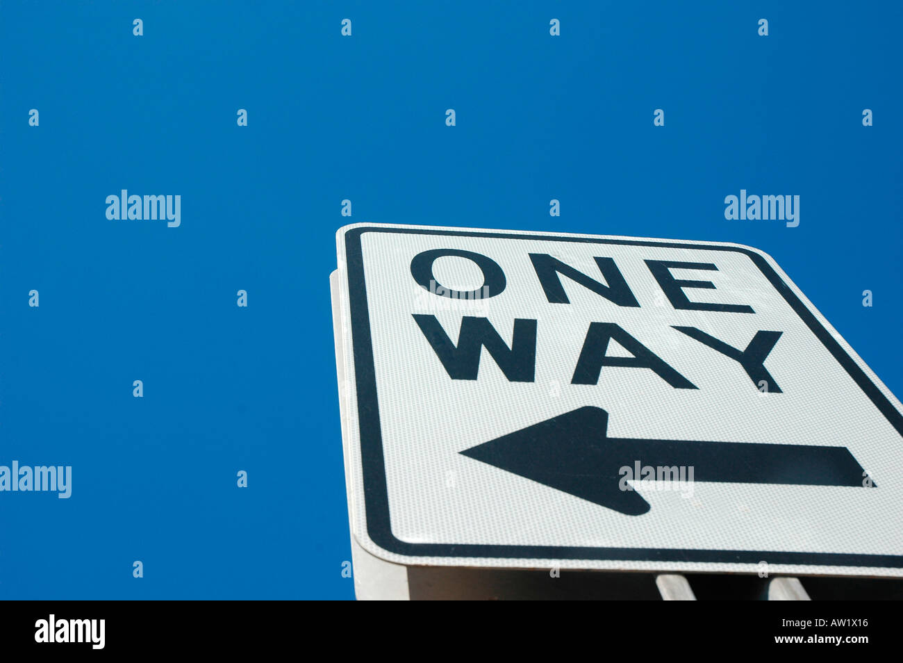 One Way traffic flow arrow, the only way sign on road with arrow ...