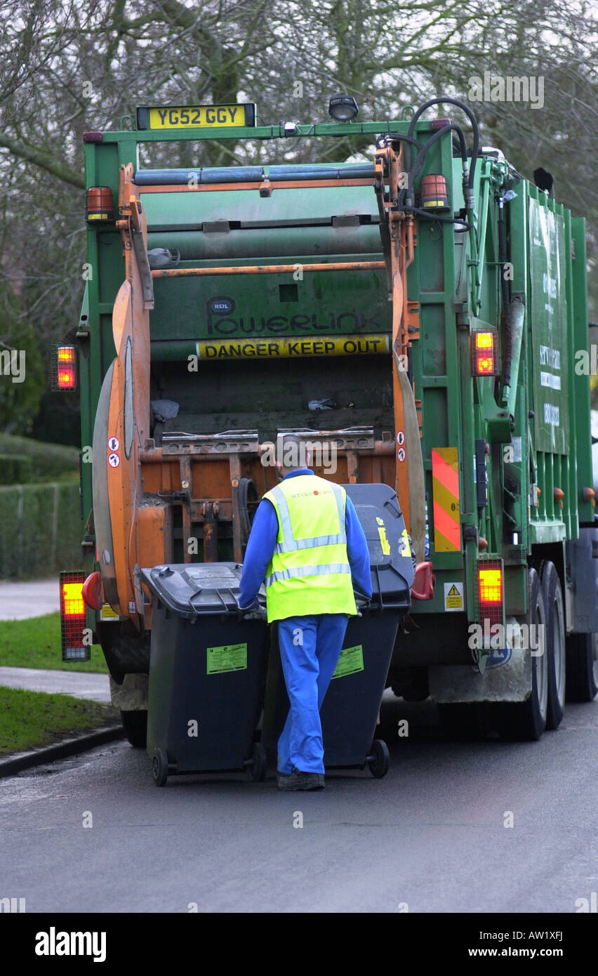 Dustbin man uk hi-res stock photography and images - Alamy