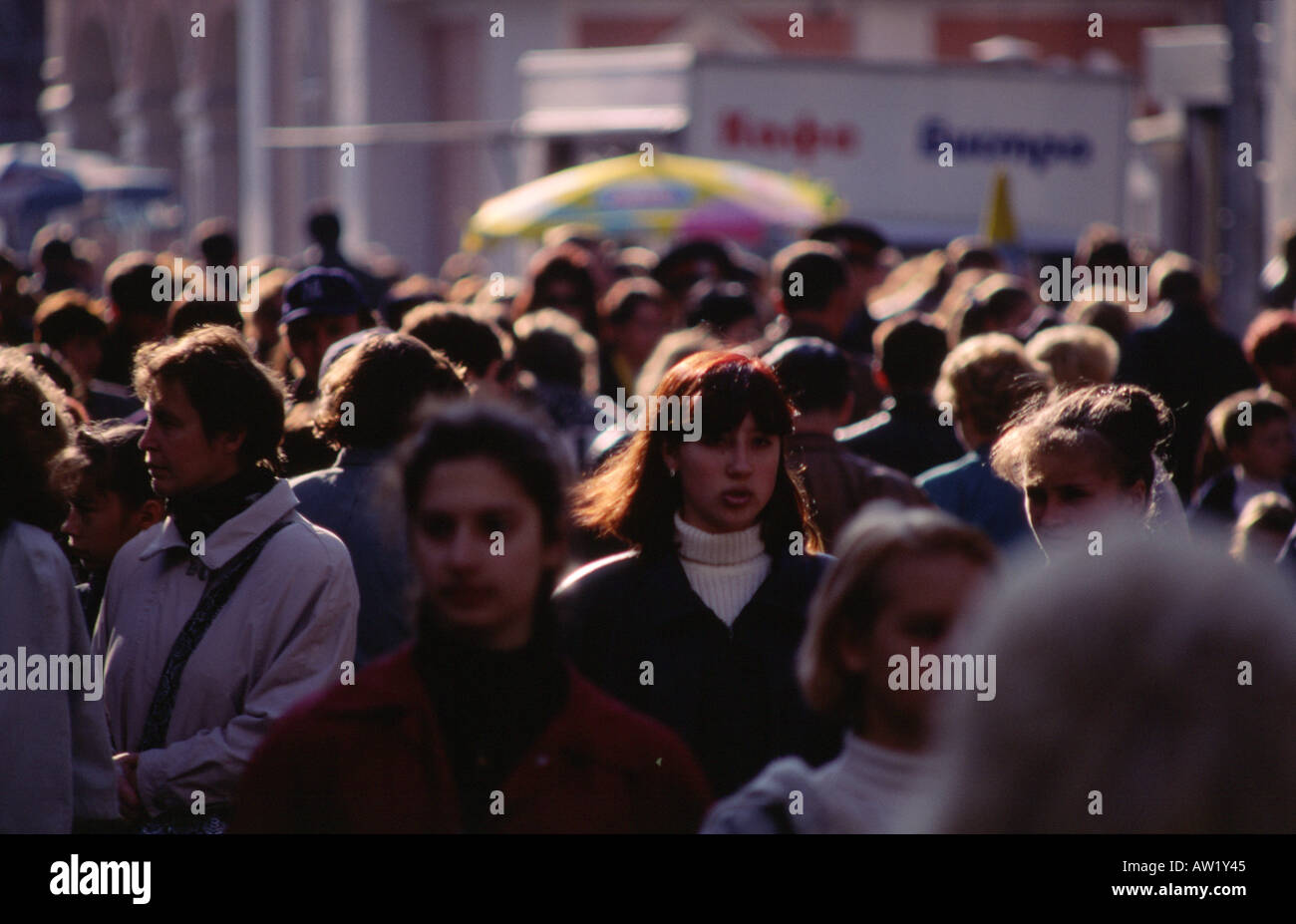 Diverse crowds hi-res stock photography and images - Alamy