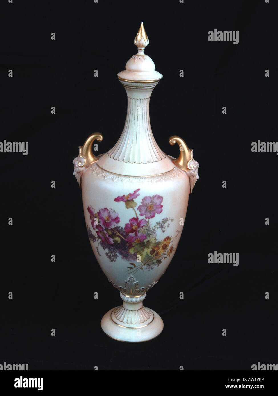 Royal worcester pottery hi-res stock photography and images - Alamy