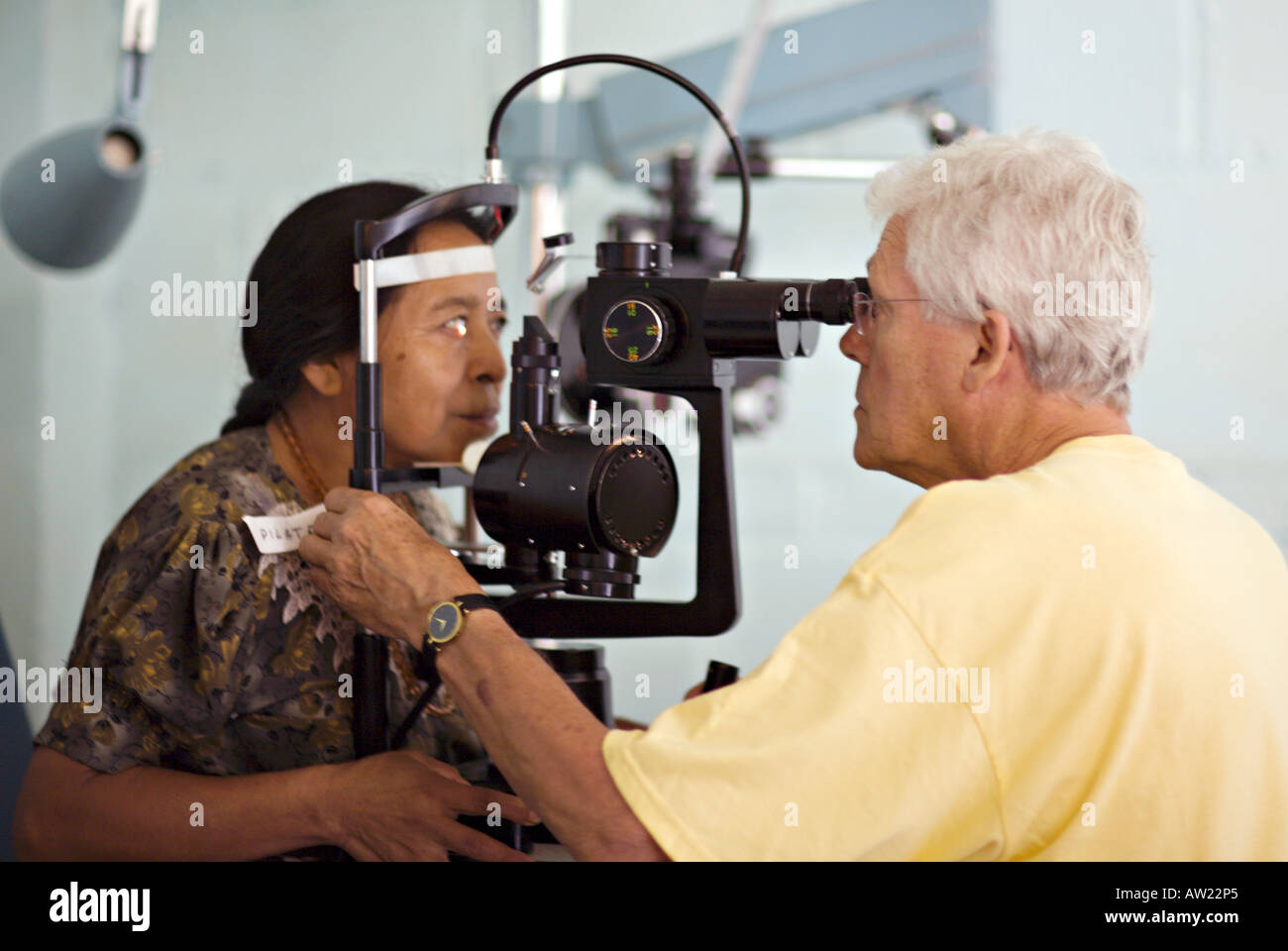GUATEMALA SAN PEDRO LA LAGUNA Volunteer optician from the United States ...