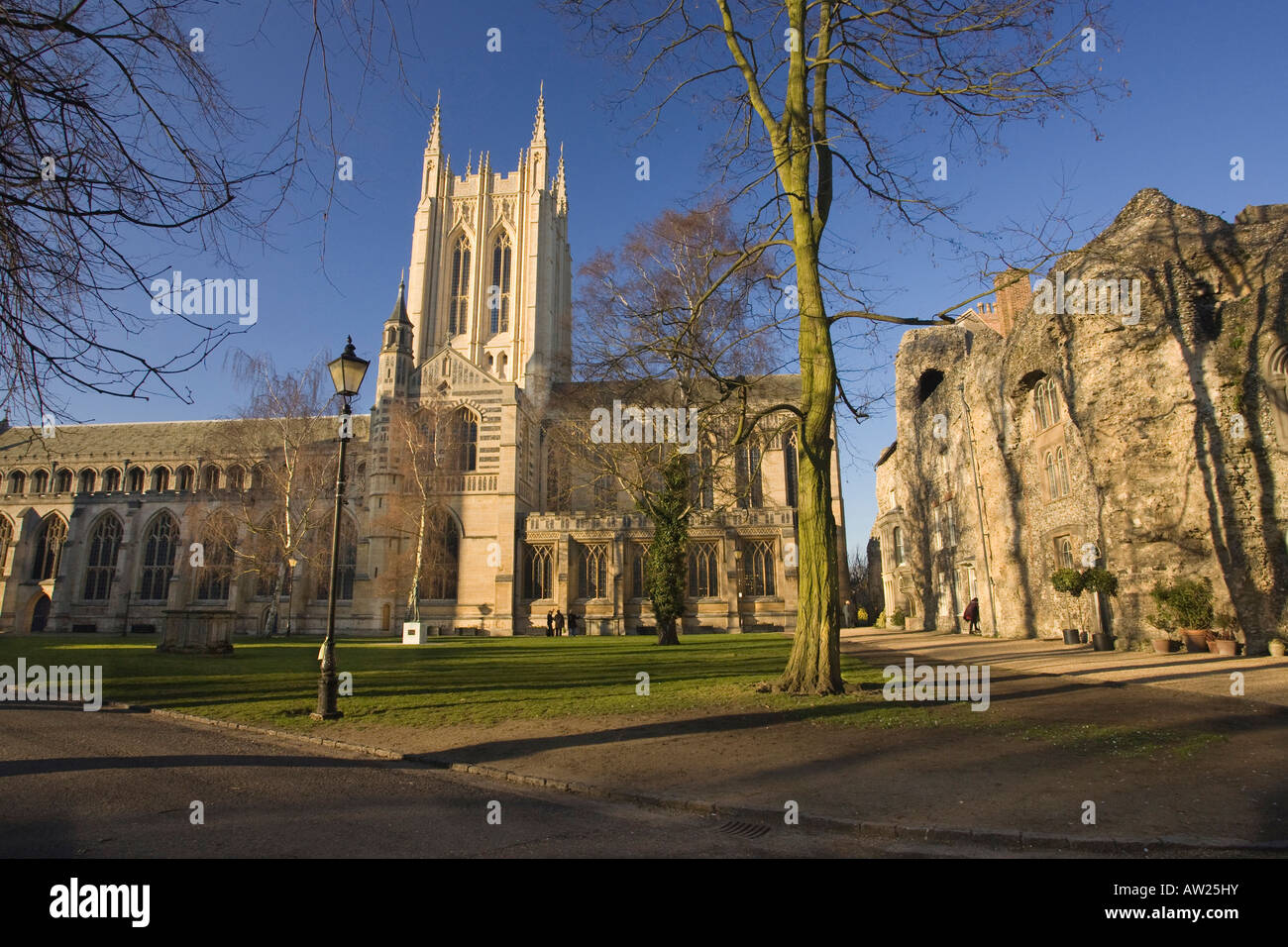 Old abbey hi-res stock photography and images - Alamy