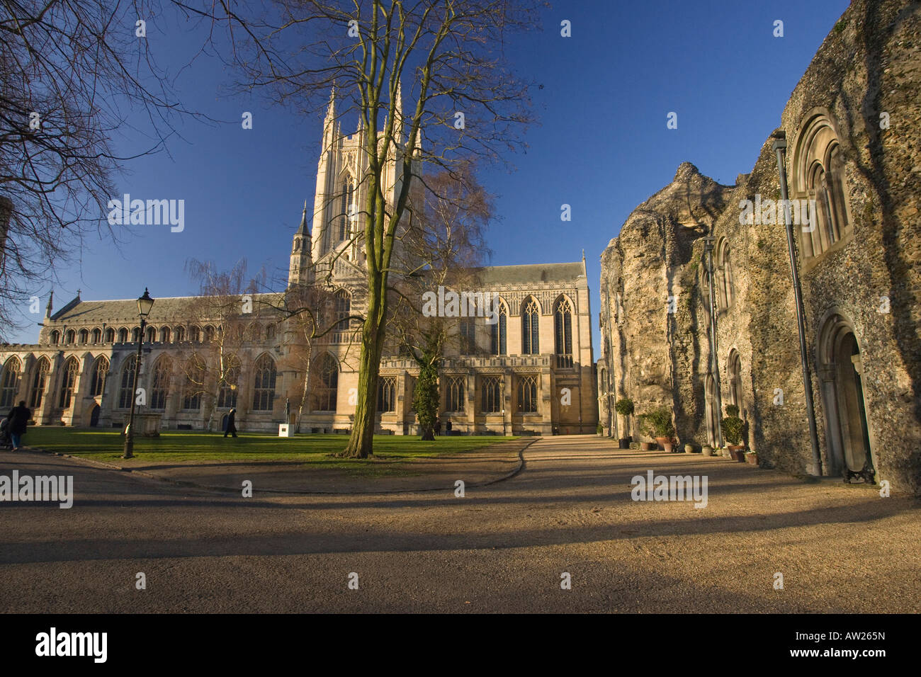 Abbey stone wall hi-res stock photography and images - Alamy
