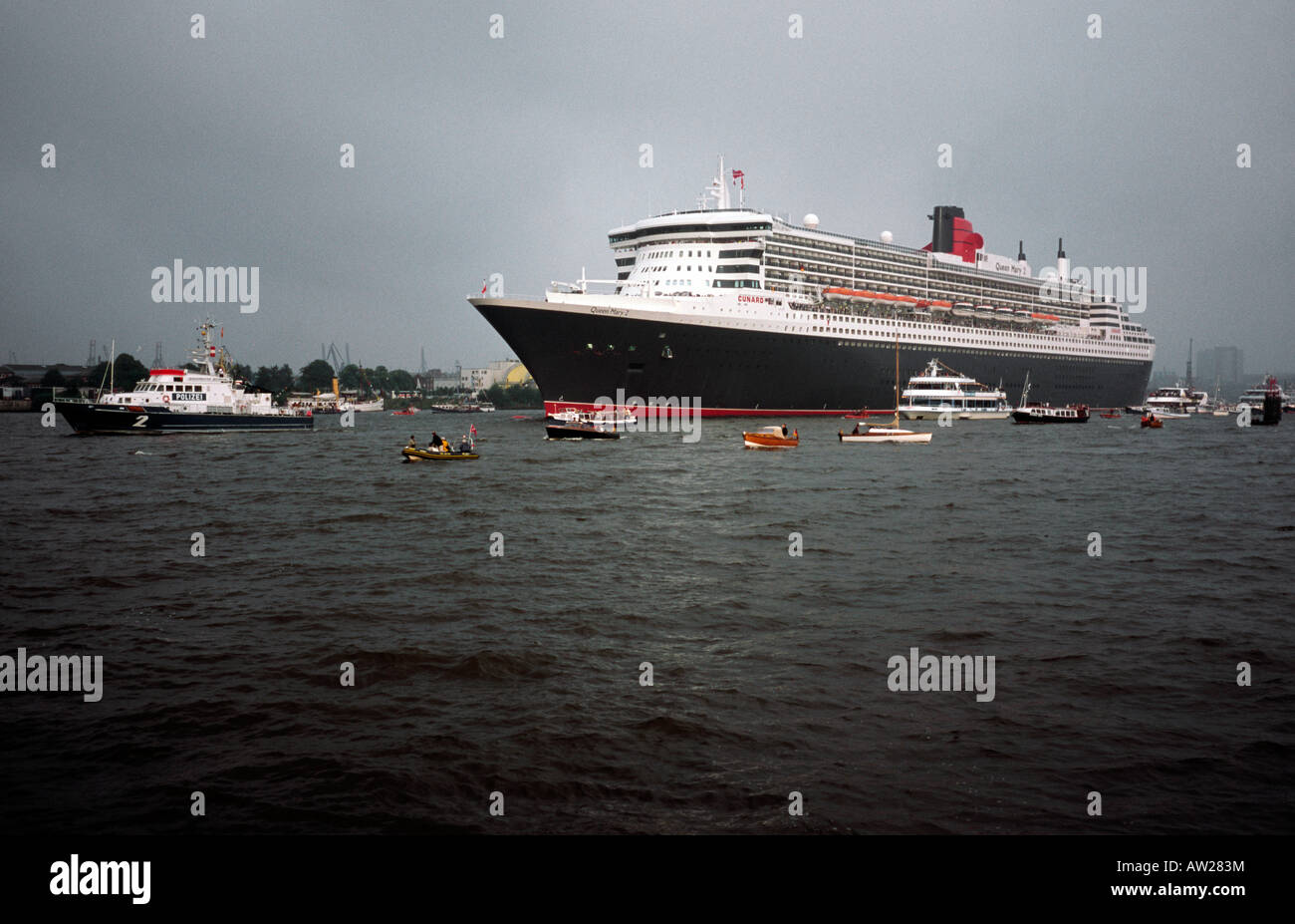Hms queen mary hi-res stock photography and images - Alamy