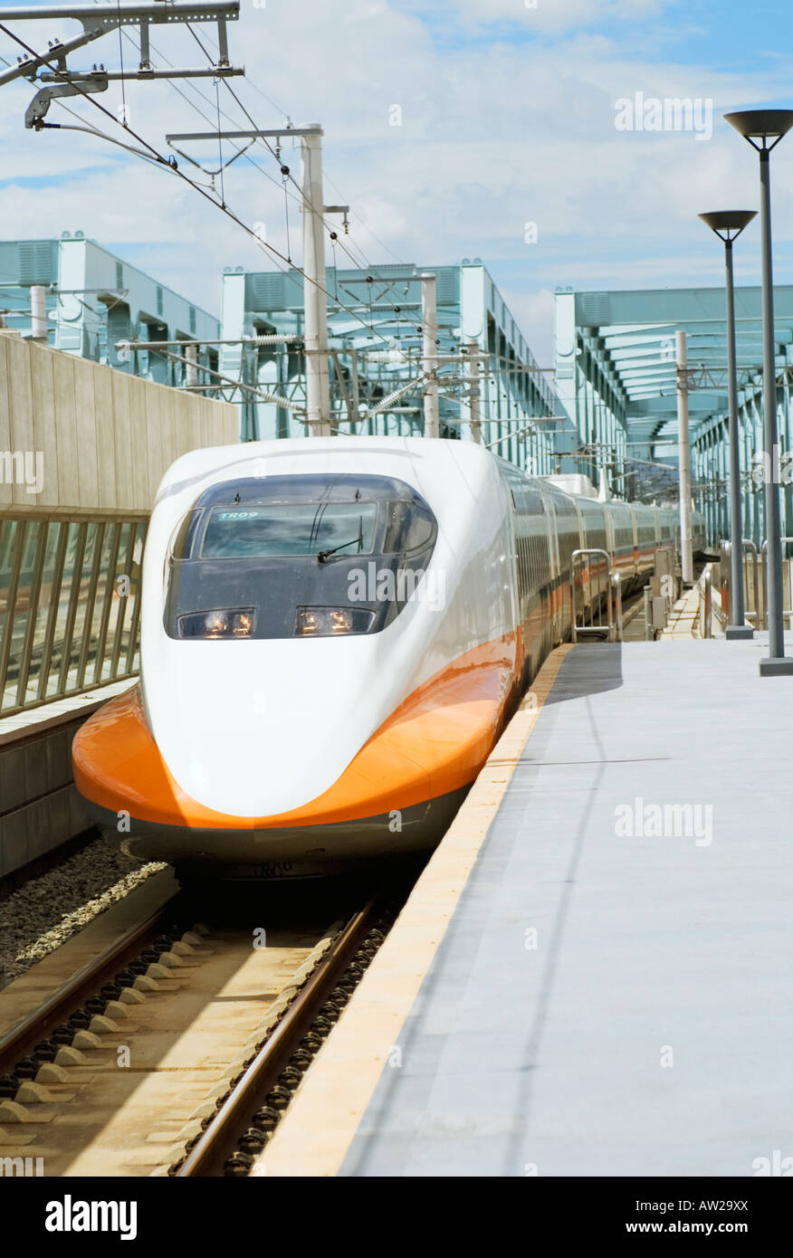 Train pulling hi-res stock photography and images - Alamy