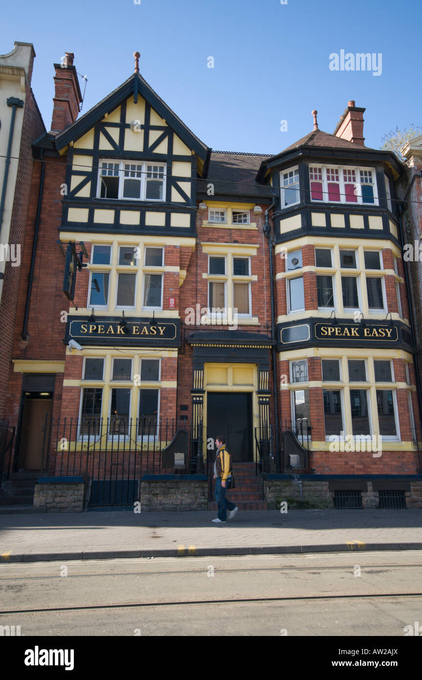 Tudor red brick architecture hi-res stock photography and images - Alamy