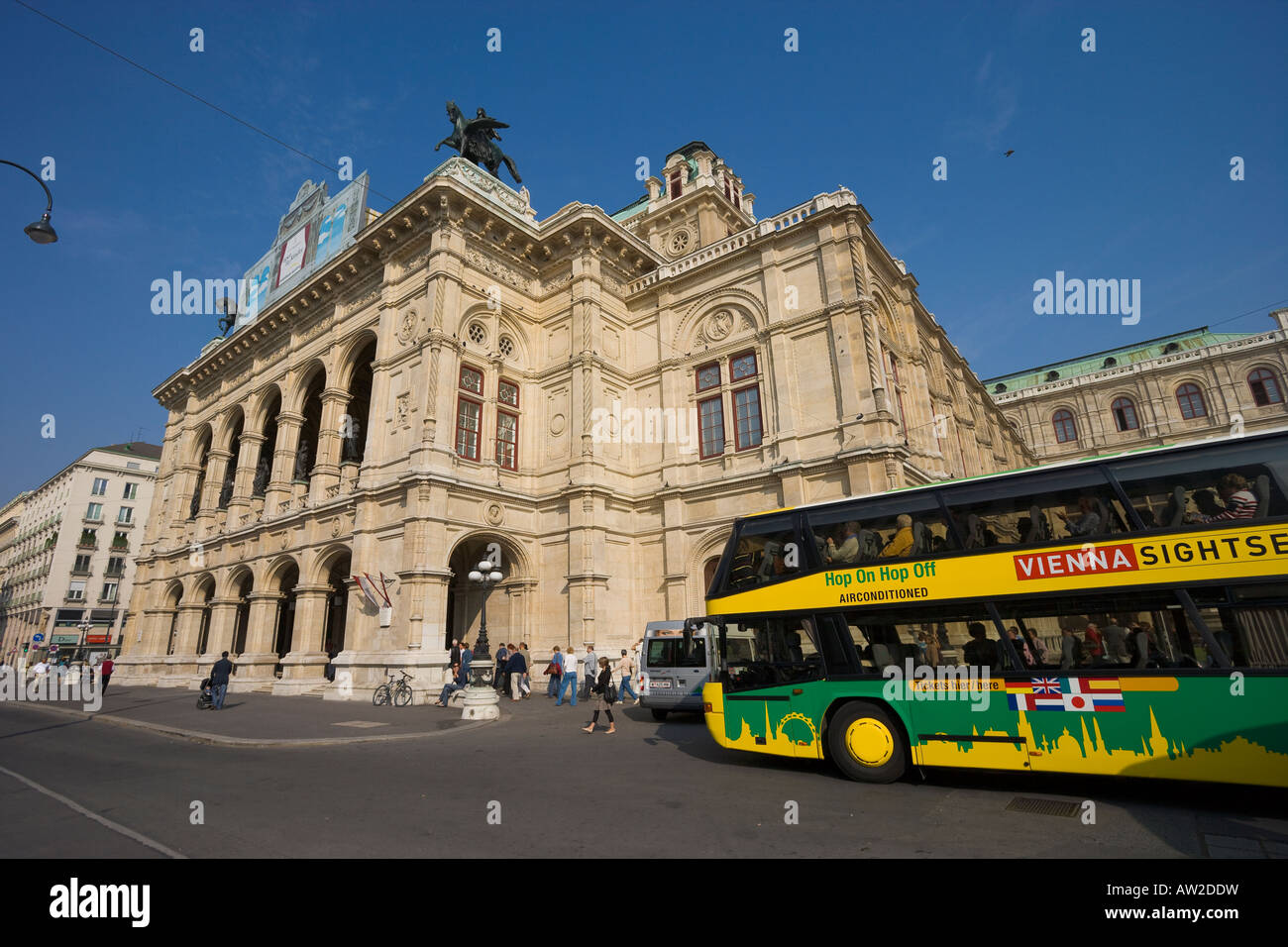 City sightseeing bus near the Vienna State Opera House Wiener ...
