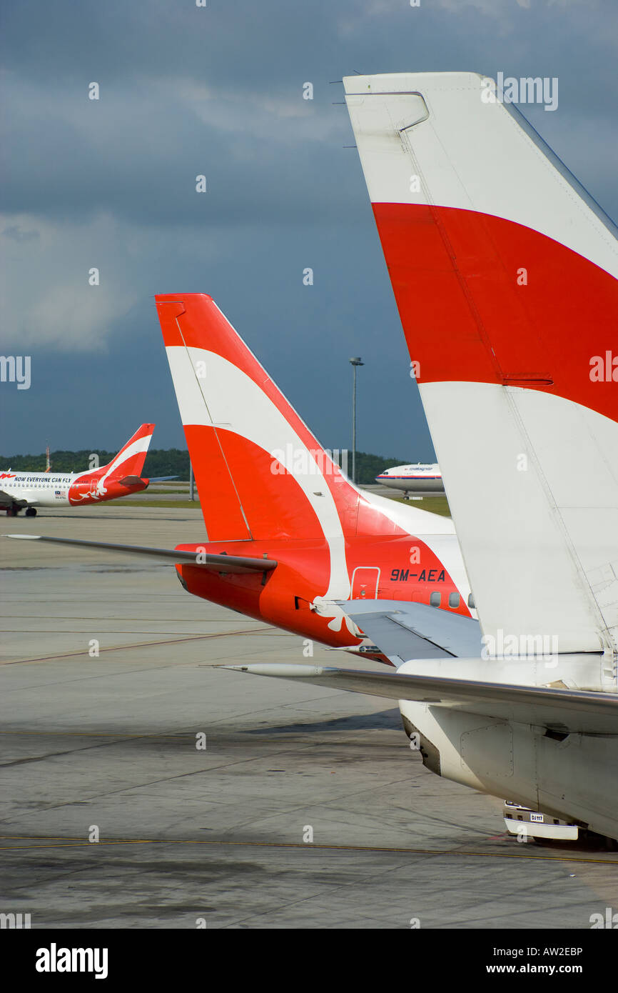 Red tailplane hi-res stock photography and images - Alamy