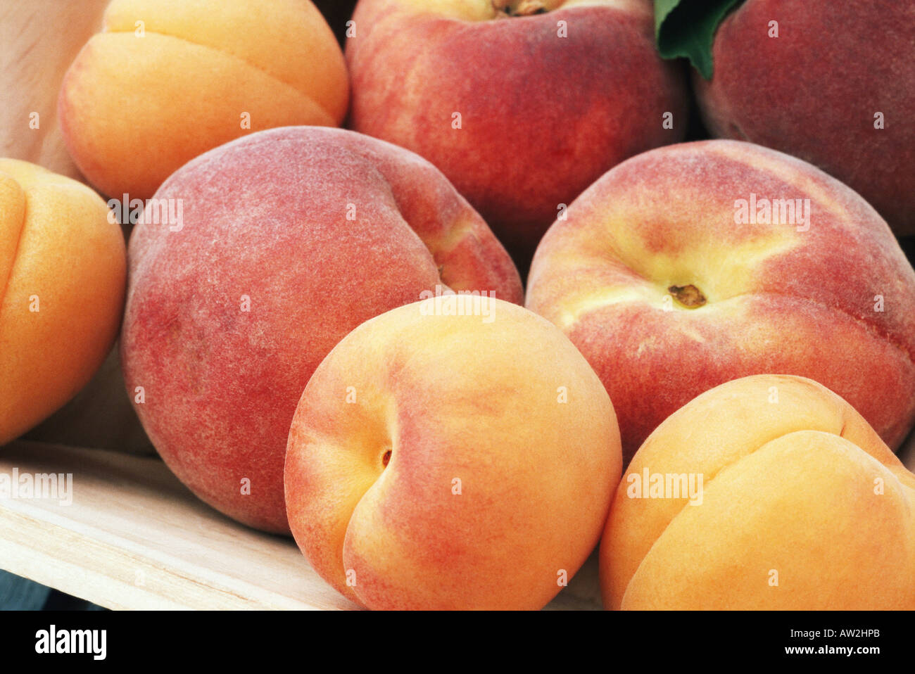 Luscious peaches hi-res stock photography and images - Alamy