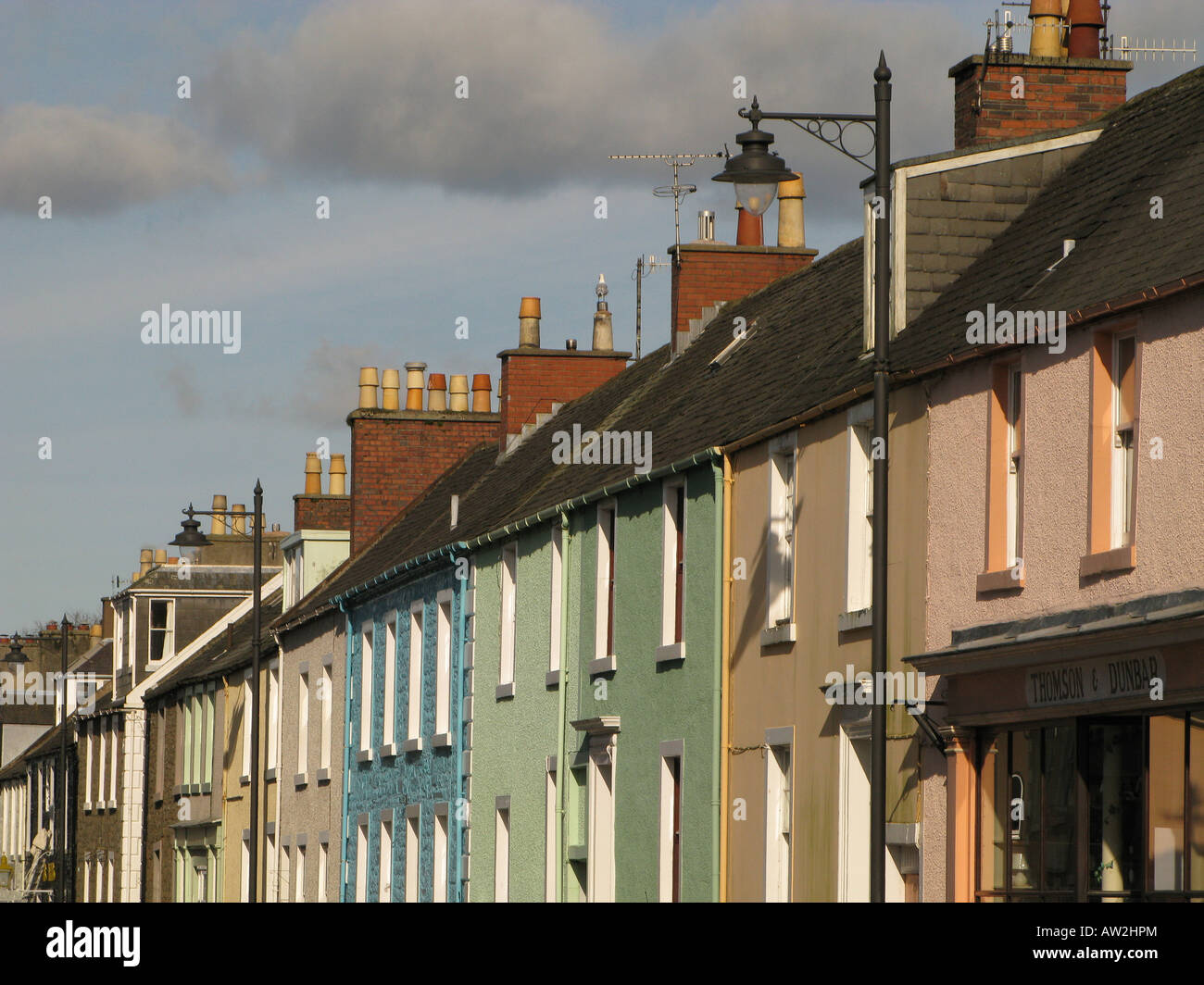 Terraced house shops hi-res stock photography and images - Alamy