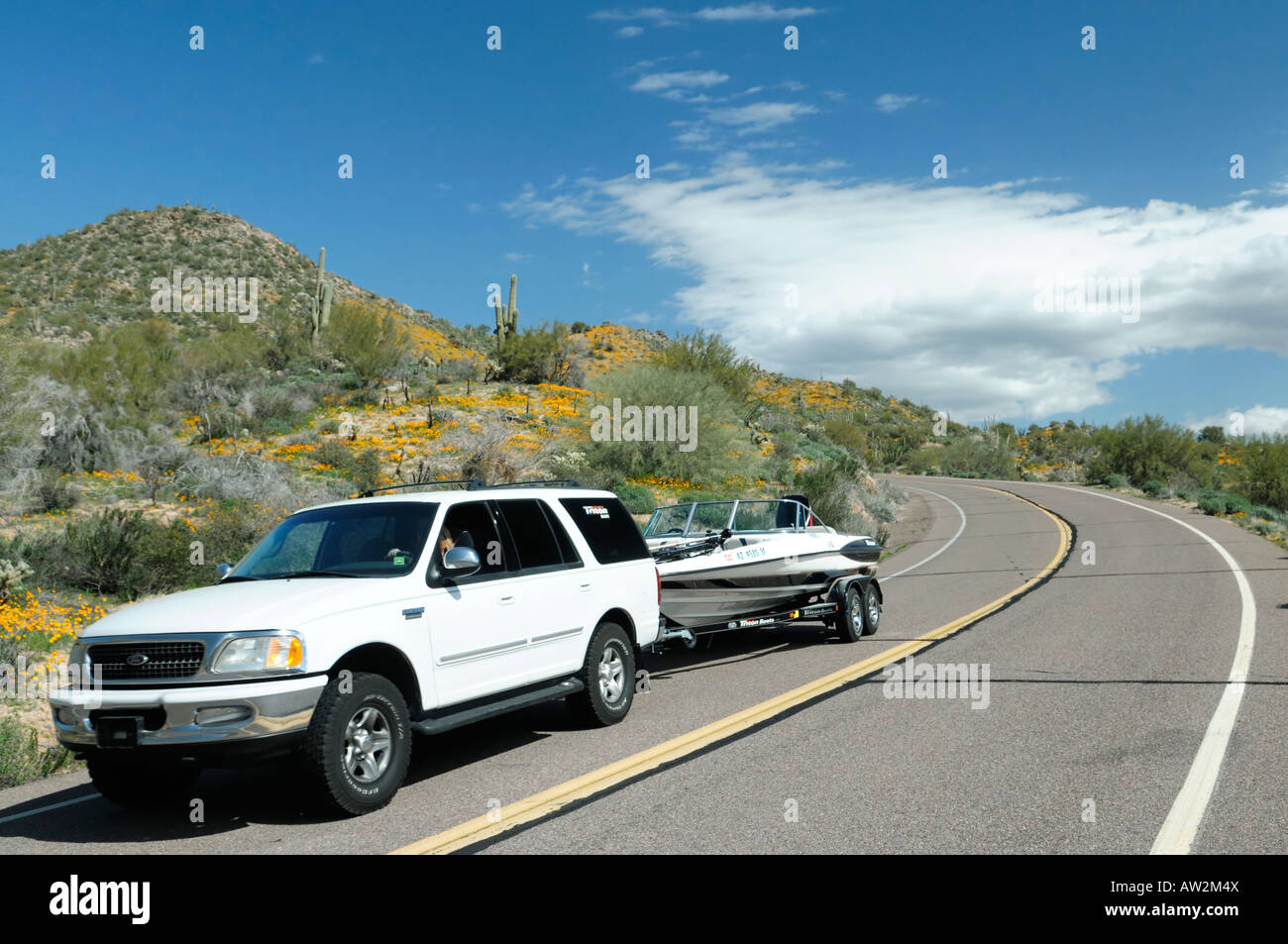 Truck pulling boat hi-res stock photography and images - Alamy