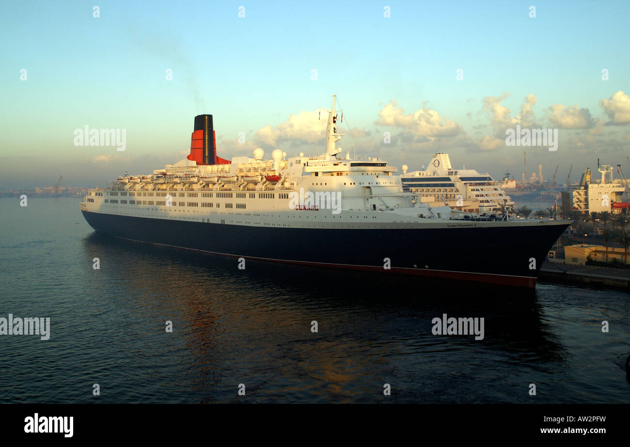QE2 docked at Alexandria Egypt Stock Photo - Alamy