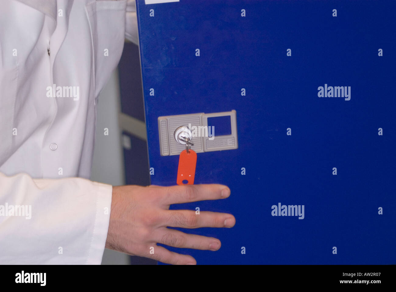 Lab technician door hi-res stock photography and images - Alamy