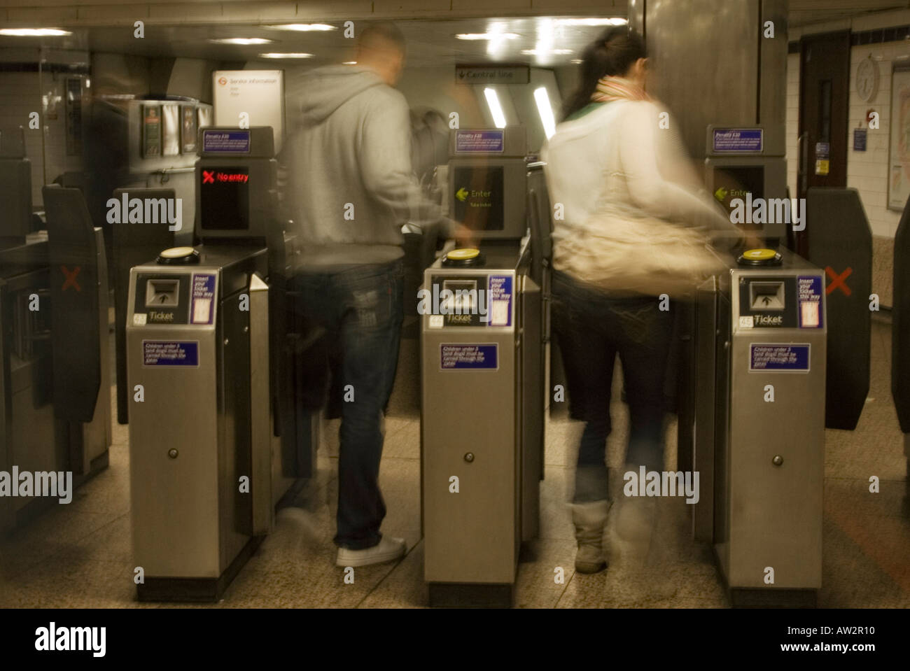 London underground ticket barrier hi-res stock photography and images ...