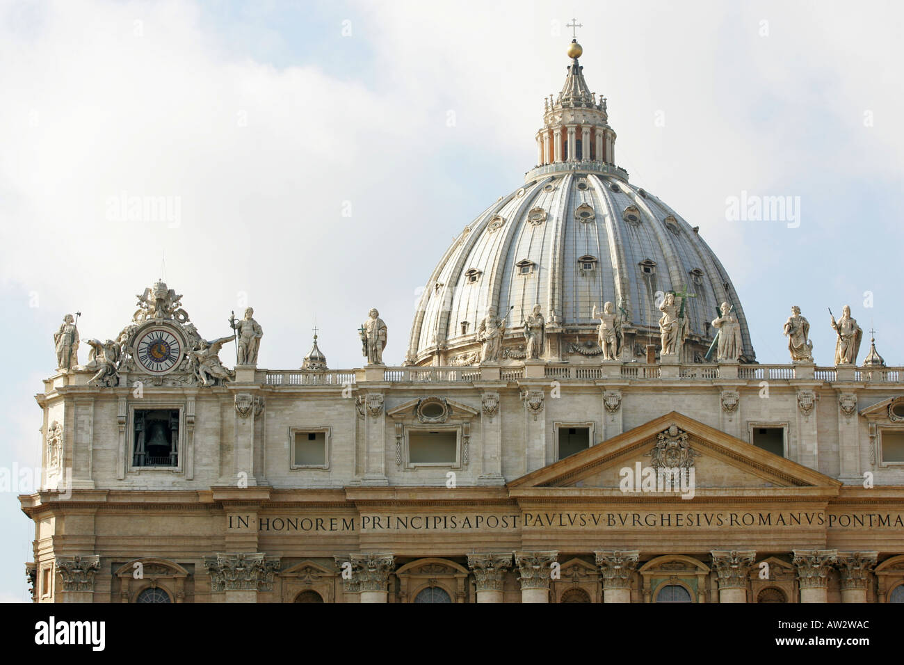 Closeup detail of the main dome and roof of world famous landmark ...