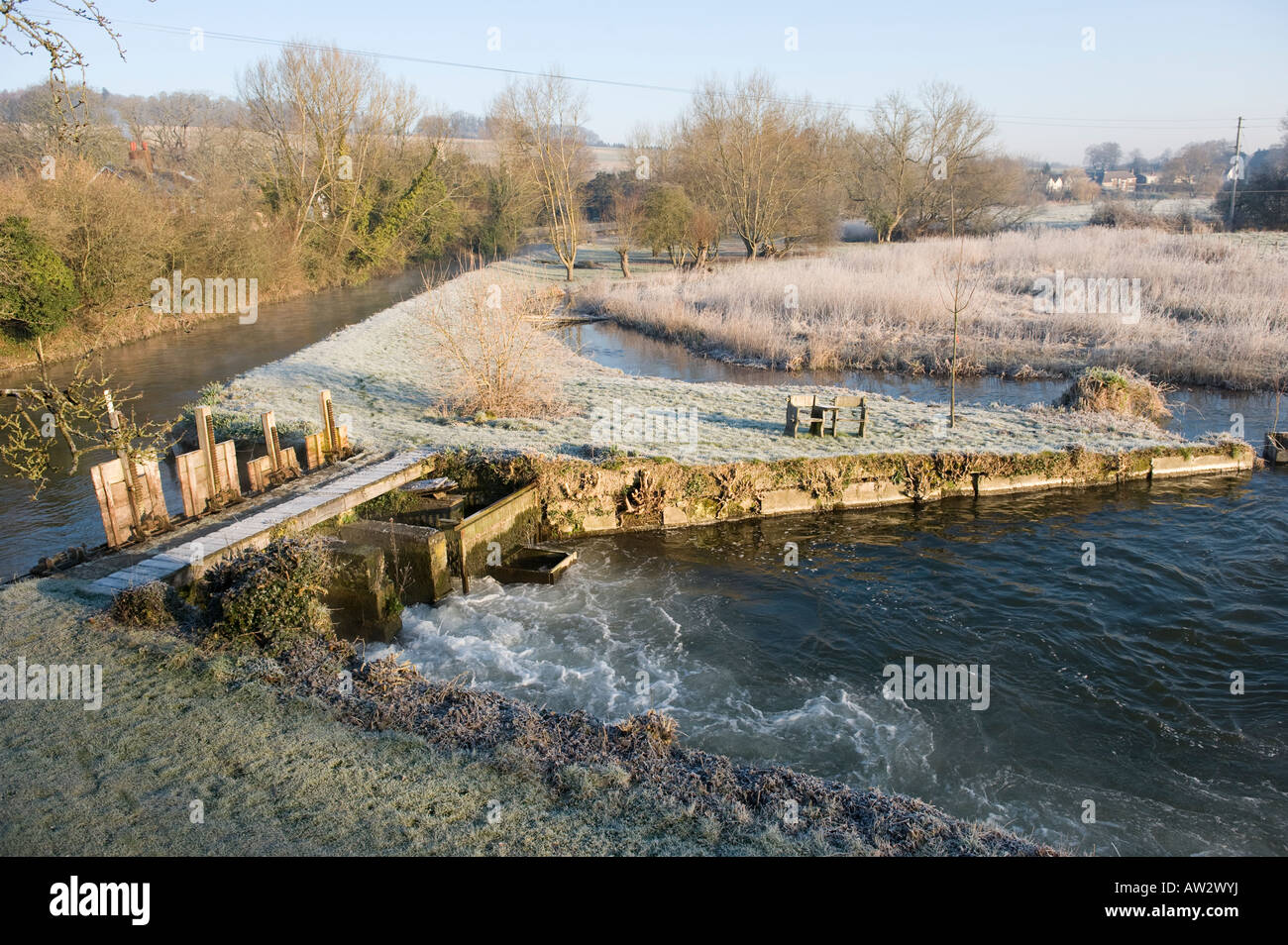 Mill pool hi-res stock photography and images - Alamy