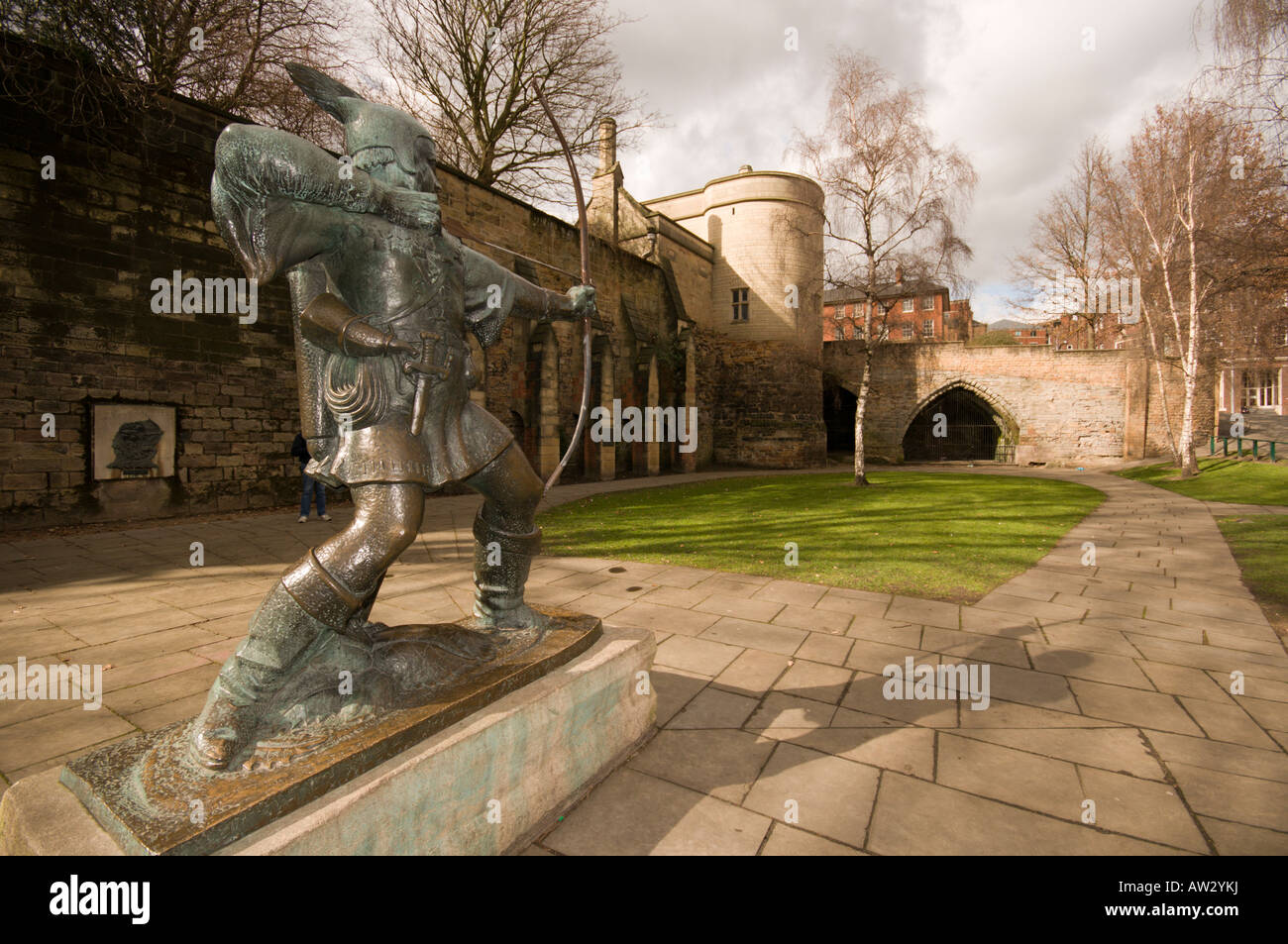 Statue of Robin Hood, Nottingham, Nottinghamshire, UK Stock Photo - Alamy