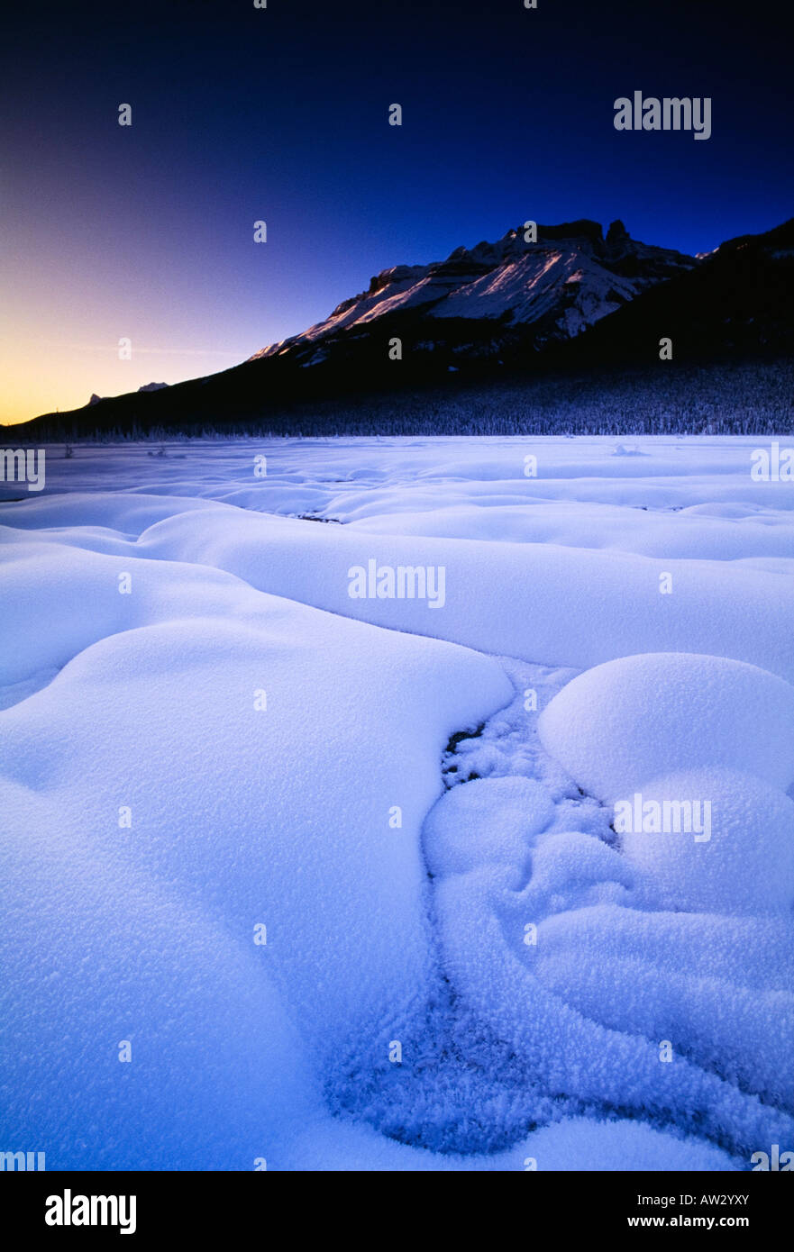 Snow and mountains at dawn, Banff National Park, Alberta, Canada Stock ...