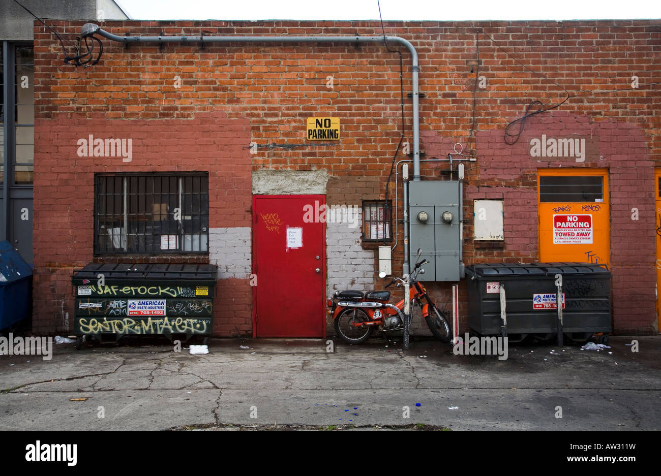 Behind red door hi-res stock photography and images - Alamy