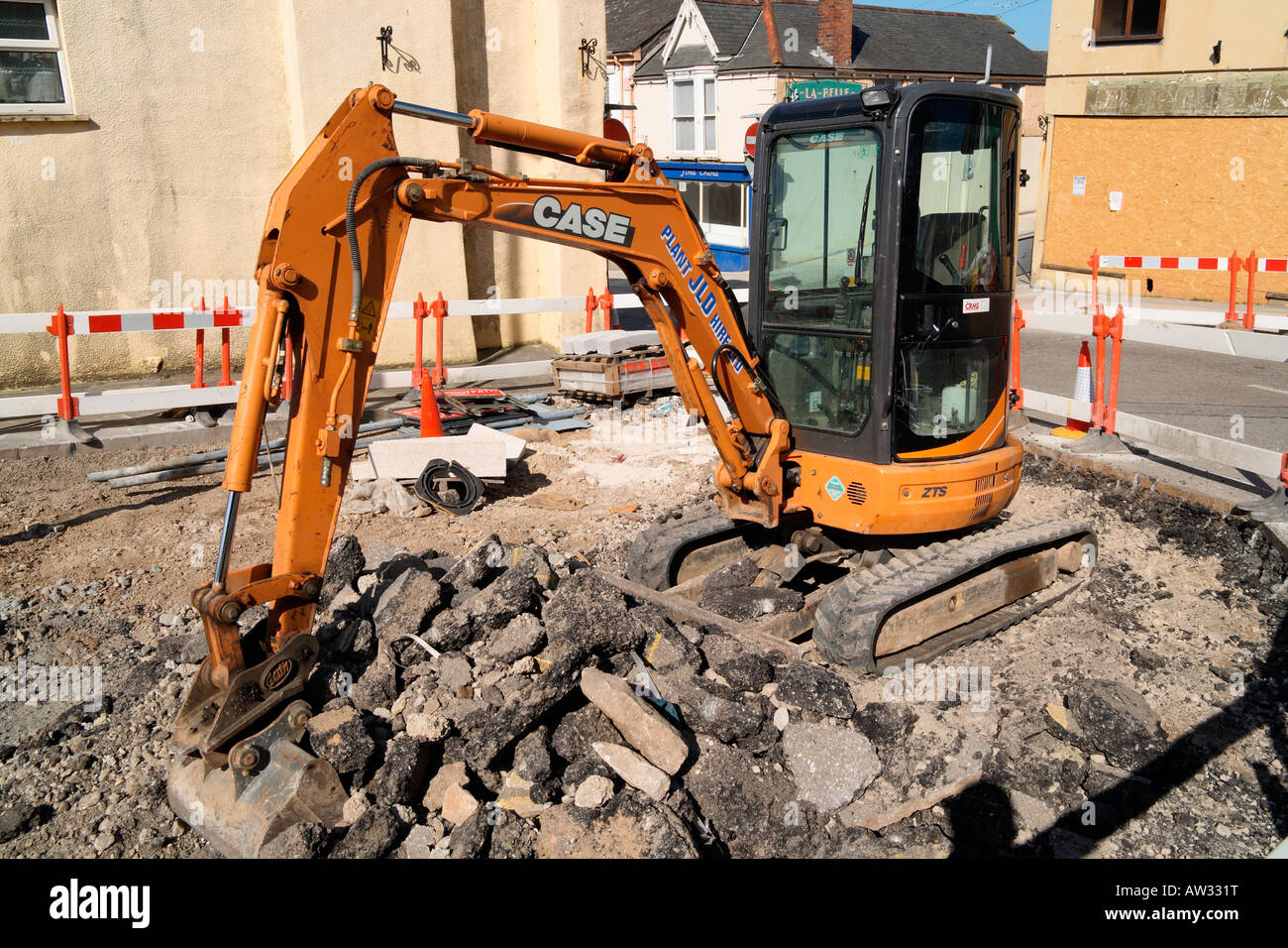 Small excavator hi-res stock photography and images - Alamy