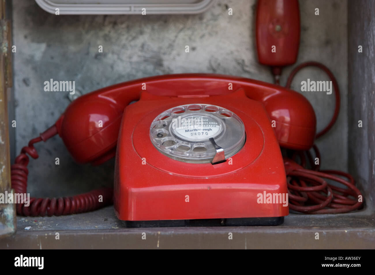 Fire emergency telephone 999 911 hi-res stock photography and images ...