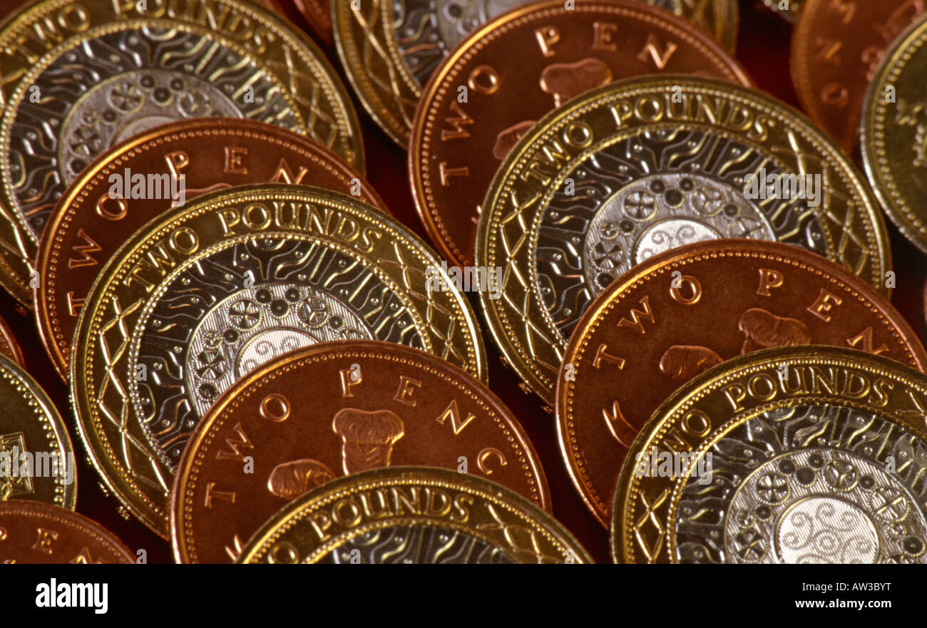 Two pound and two pence coins in lines Stock Photo - Alamy