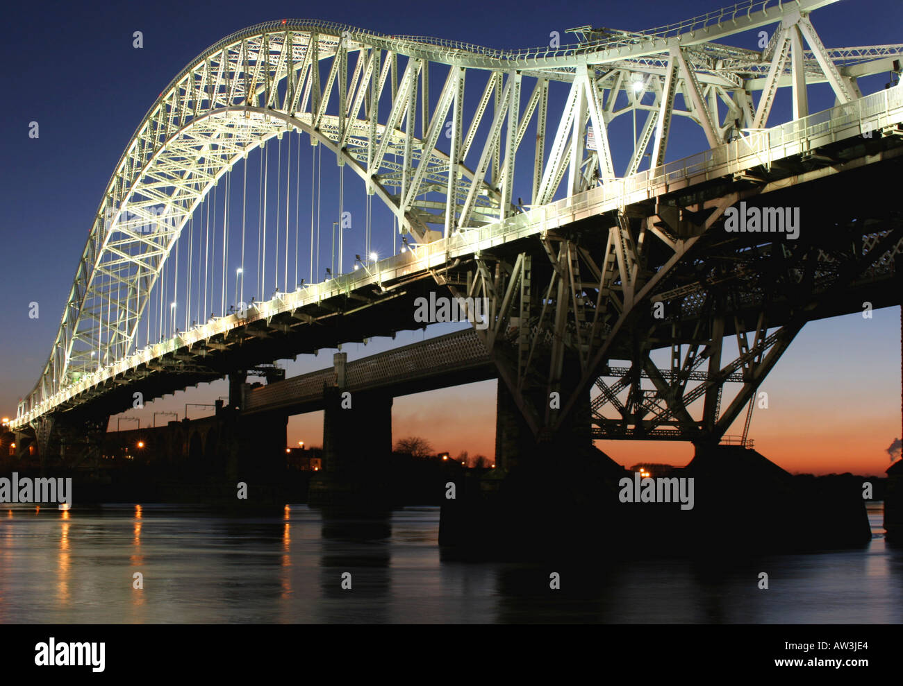 Runcorn bridge night hi-res stock photography and images - Alamy