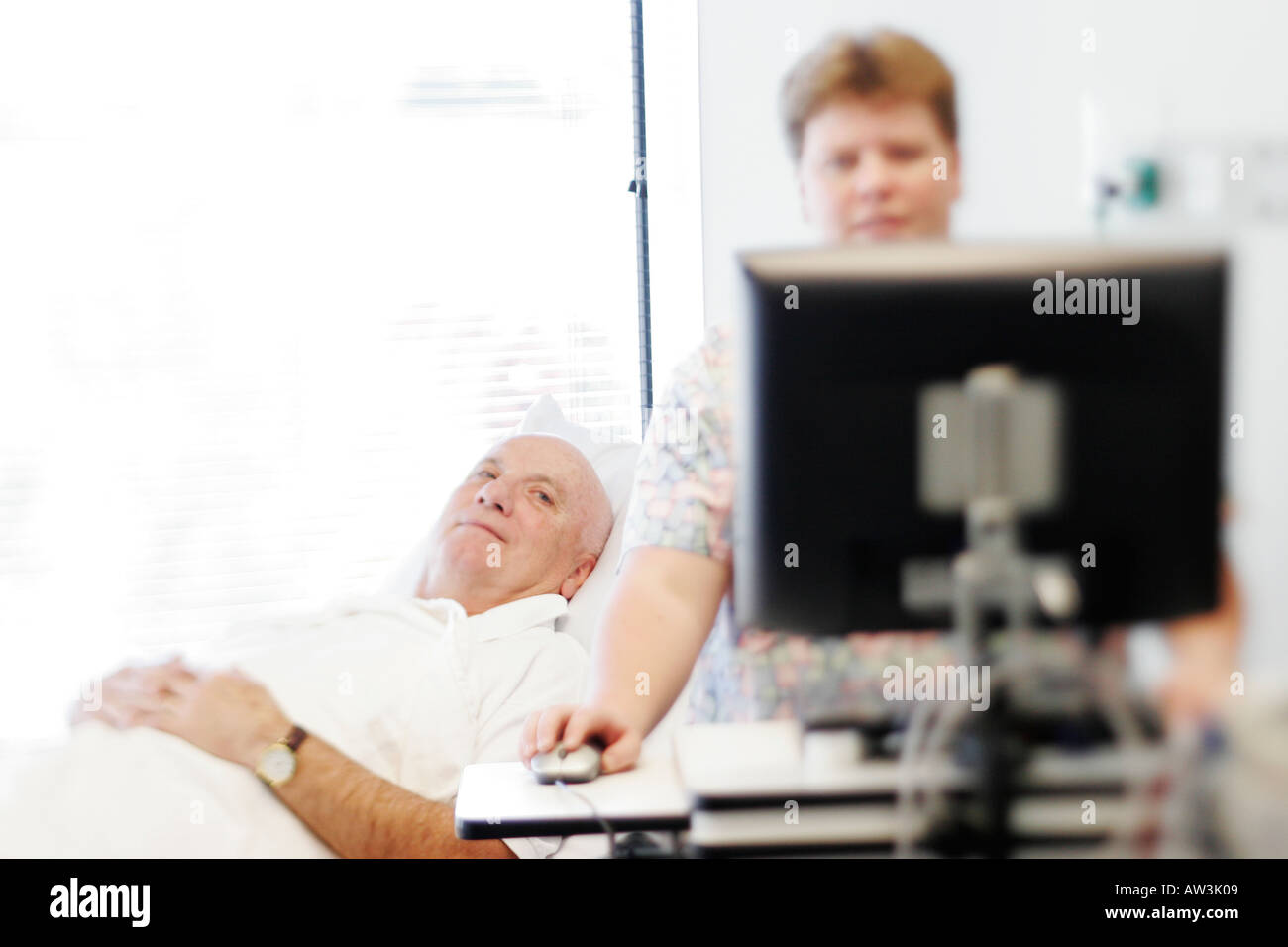 Male patient looks nurse hi-res stock photography and images - Alamy