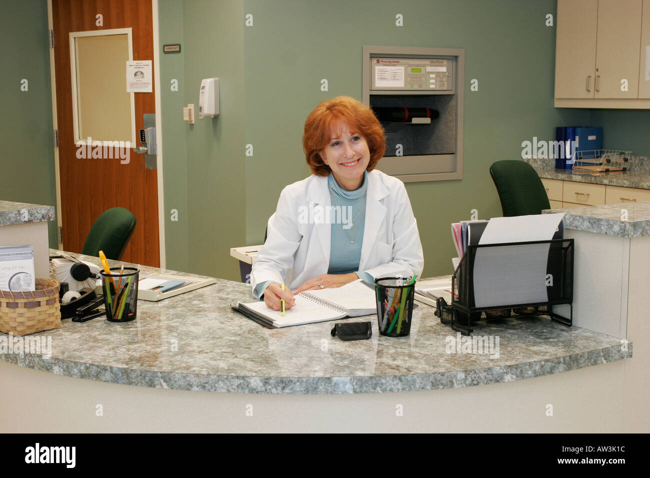 Nurse charting hi-res stock photography and images - Alamy