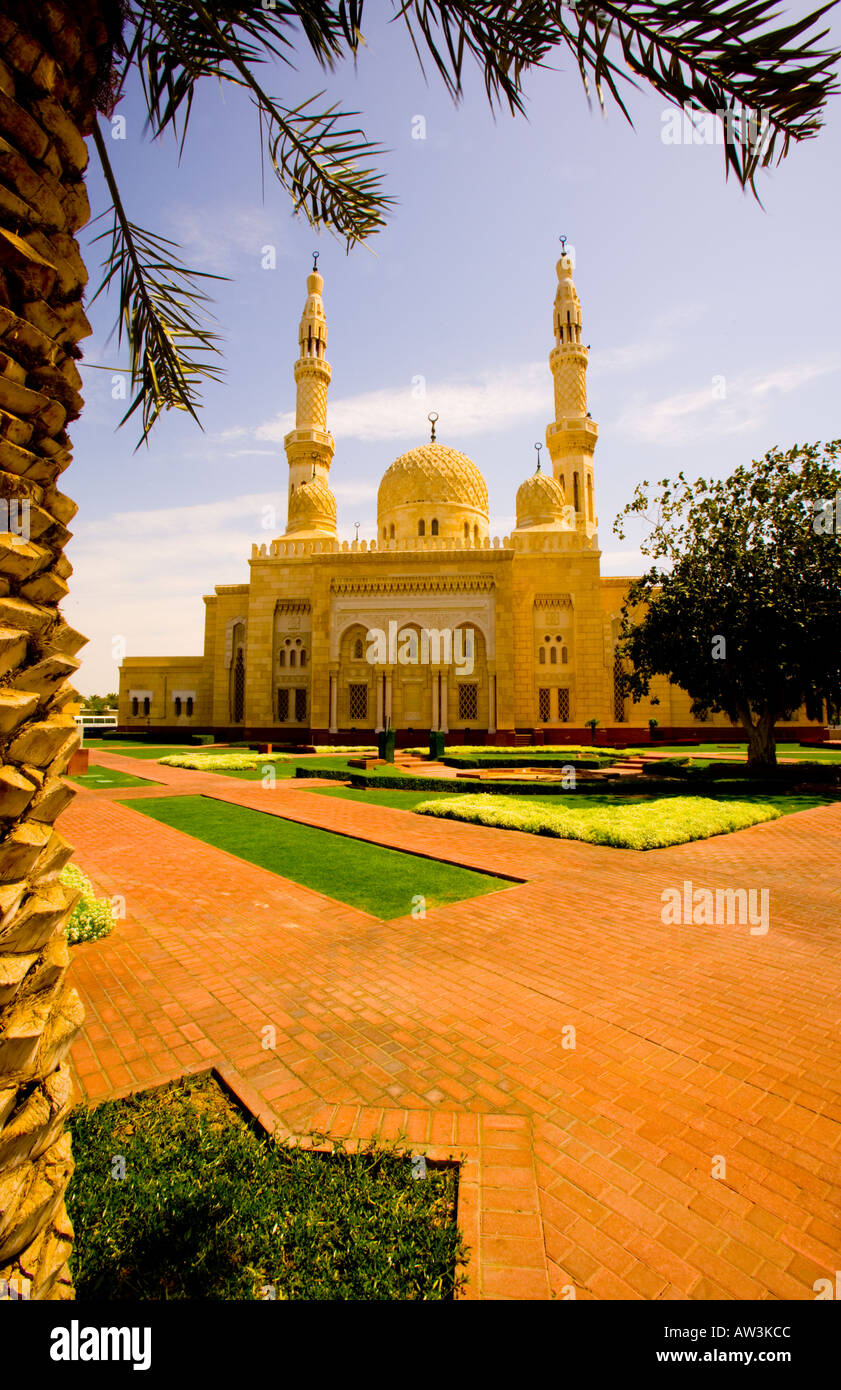 Facade of the "Grand Mosque" in "Jumeirah", Dubai, UAE Stock Photo - Alamy
