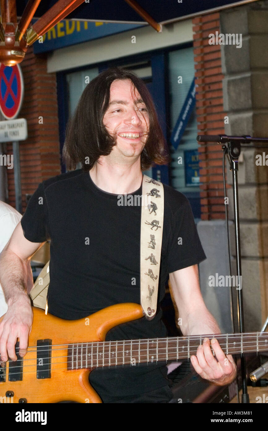 Pavement bass player hi-res stock photography and images - Alamy