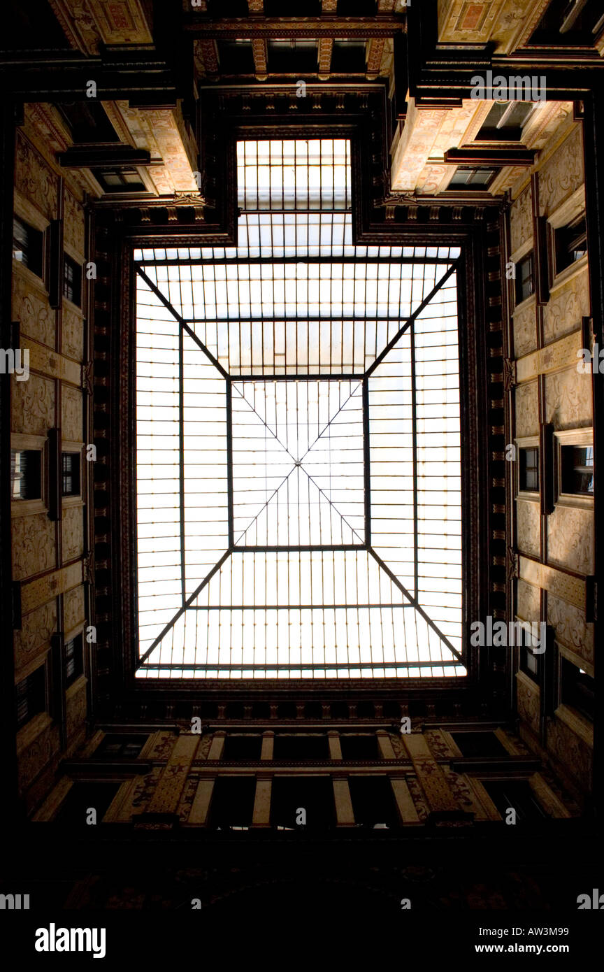 Courtyard looking hi-res stock photography and images - Alamy