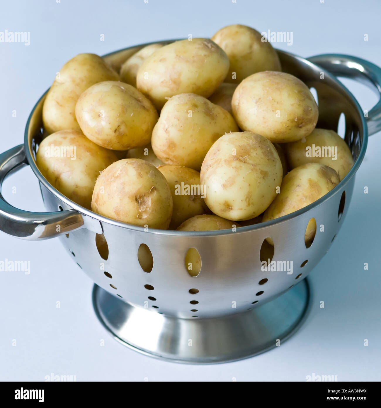Photograph of colander hi-res stock photography and images - Alamy