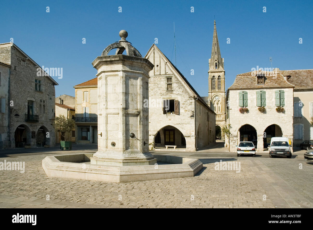 well in the market square bastide town of Eymet Dordogne France Europe ...