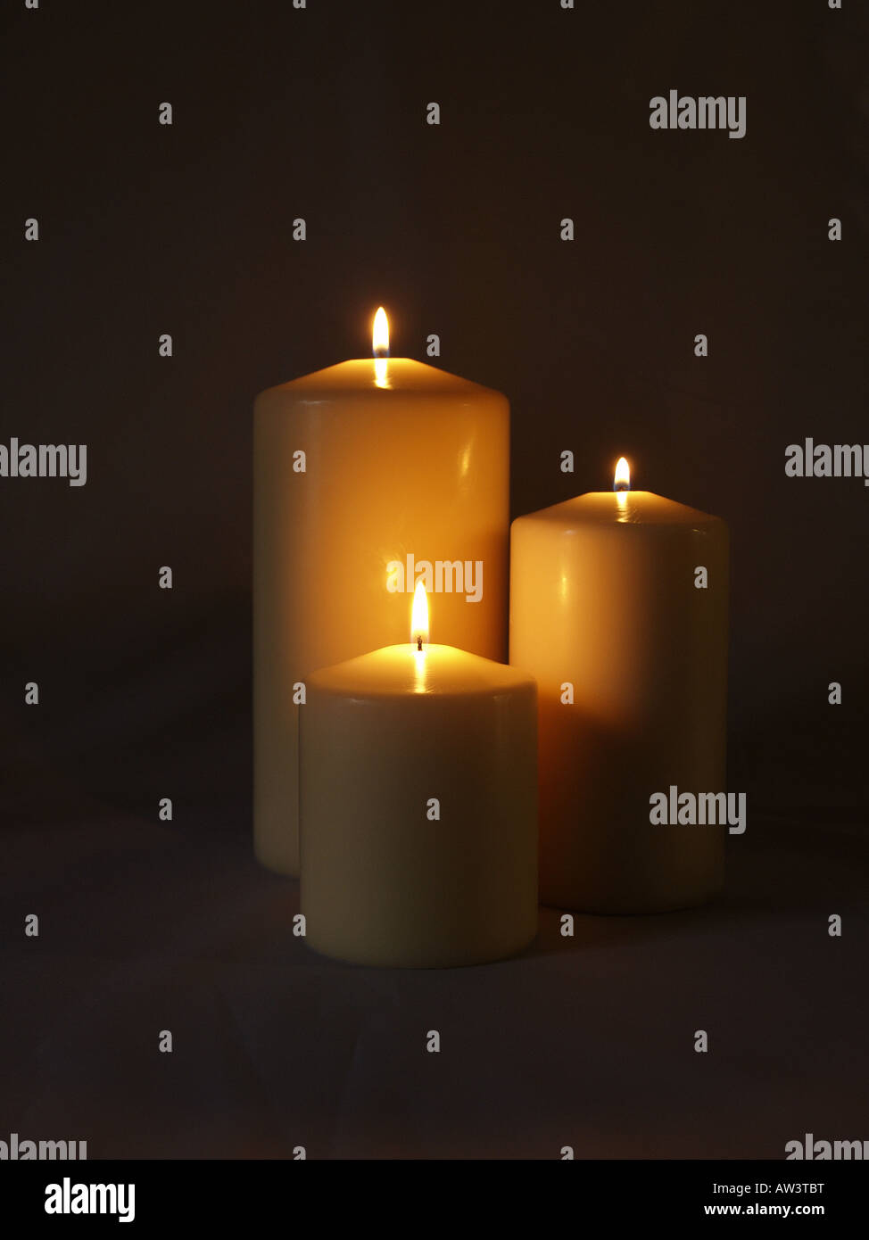 Lit of candles hi-res stock photography and images - Alamy