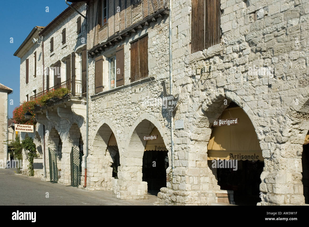 Eymet dordogne france bastide hi-res stock photography and images - Alamy