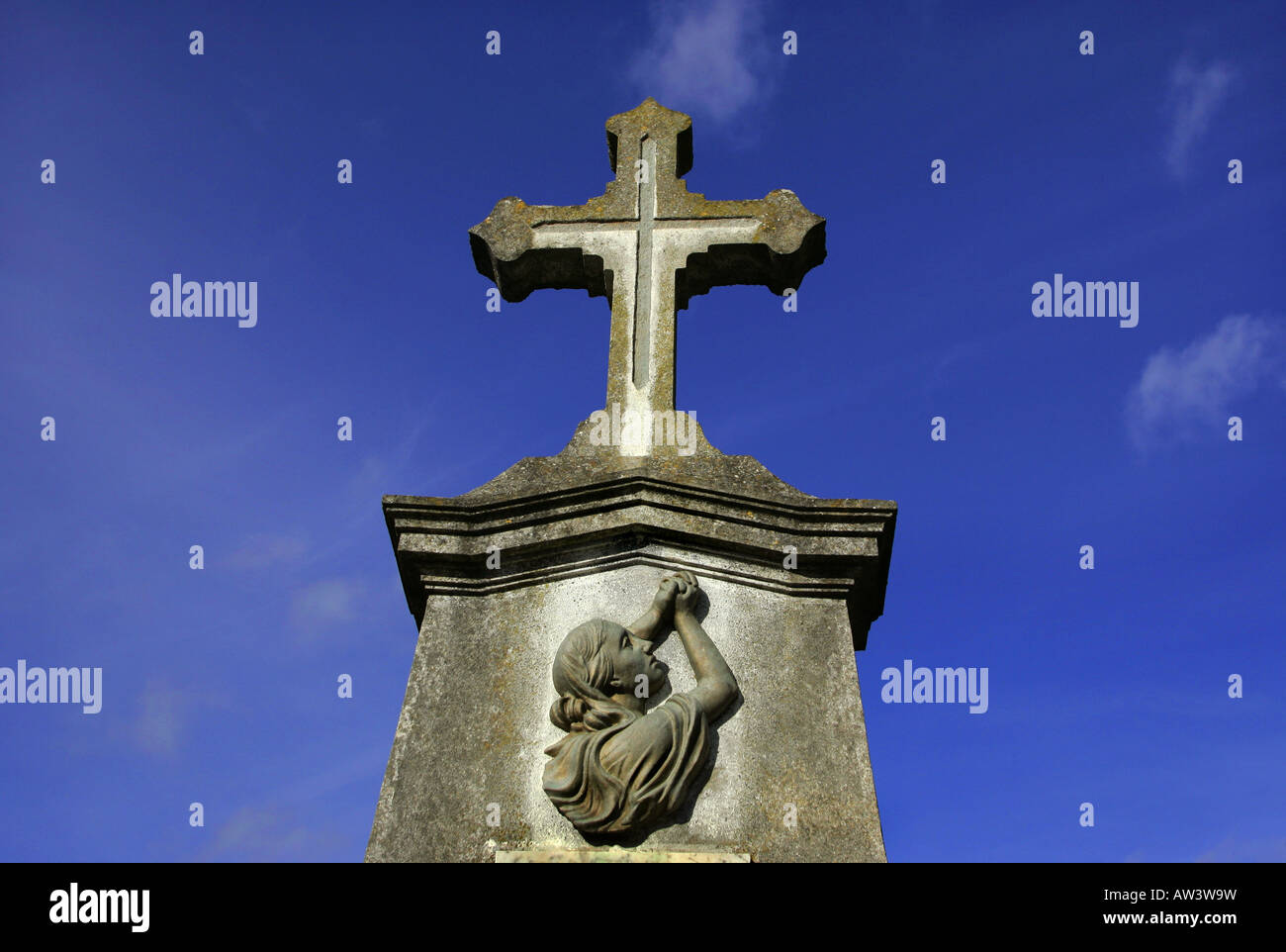 Tombstone in a French cemetery Stock Photo - Alamy