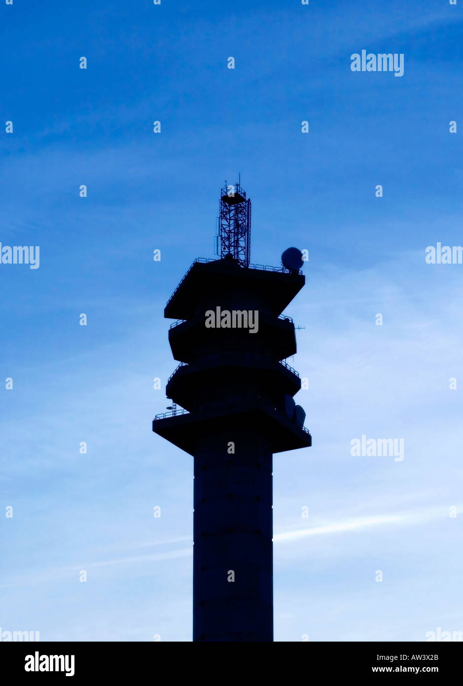 Silhouette antenna tower communication hi-res stock photography and ...