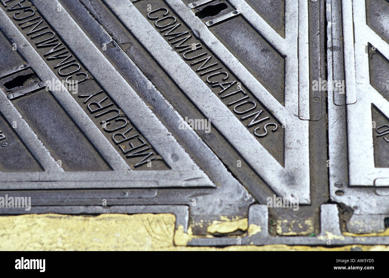 Cable manhole cover hi-res stock photography and images - Alamy