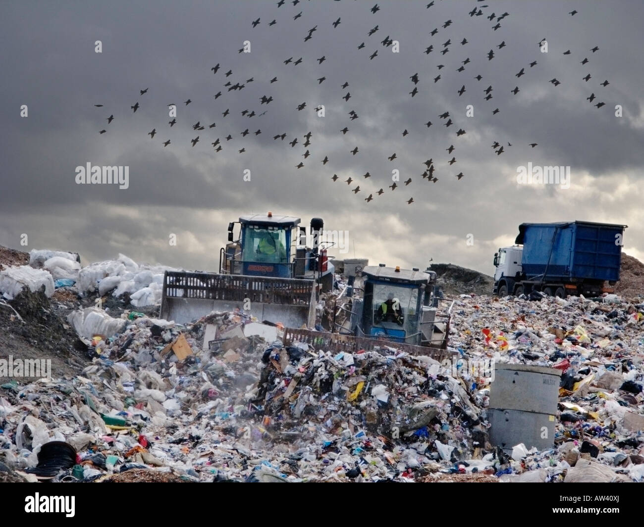 Land garbage hi-res stock photography and images - Alamy