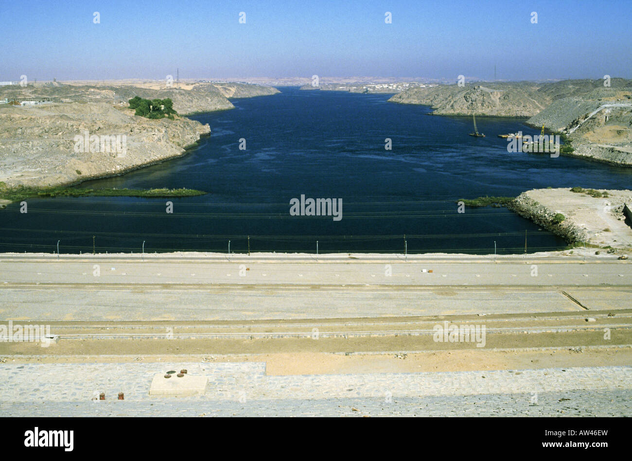 Sadd al-Ali High Dam View of Lake Nasser from top of dam wall Stock ...