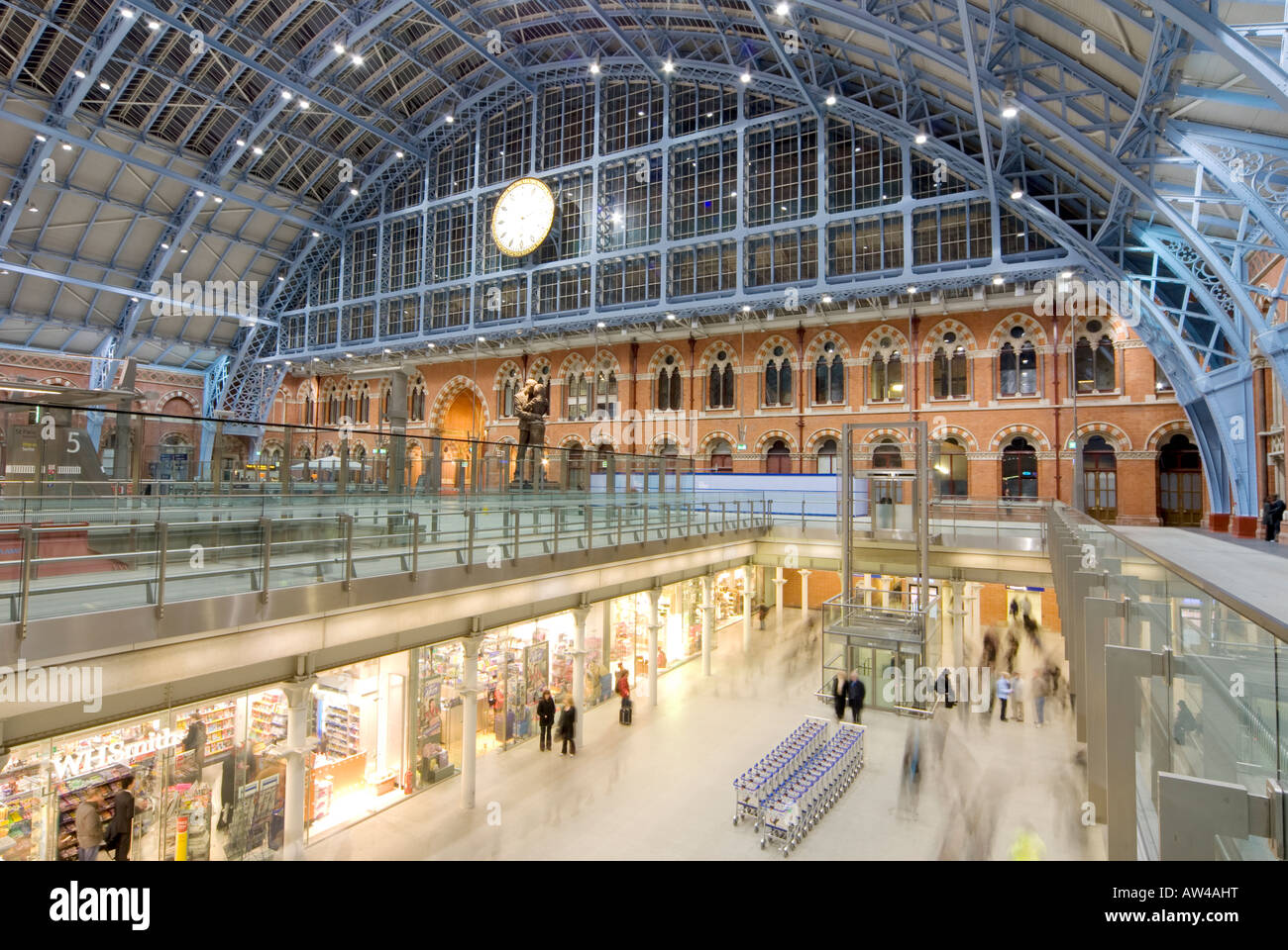 Concourse area of St Pancras International Railway station, London ...