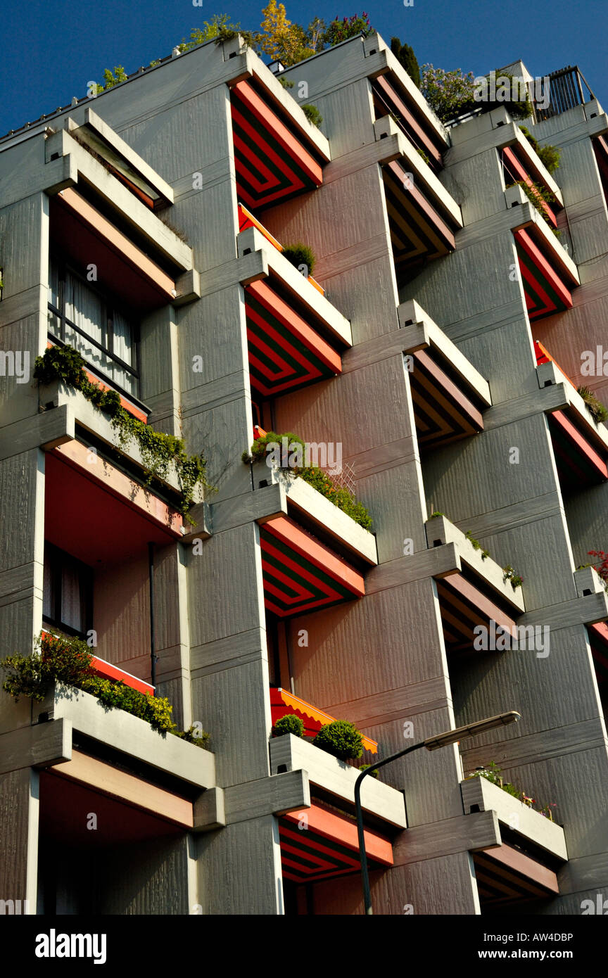 Housing block from the late 70s in Düsseldorf, Germany Stock Photo - Alamy