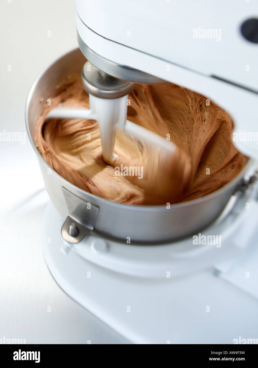 Kenwood chef mixer hi-res stock photography and images - Alamy