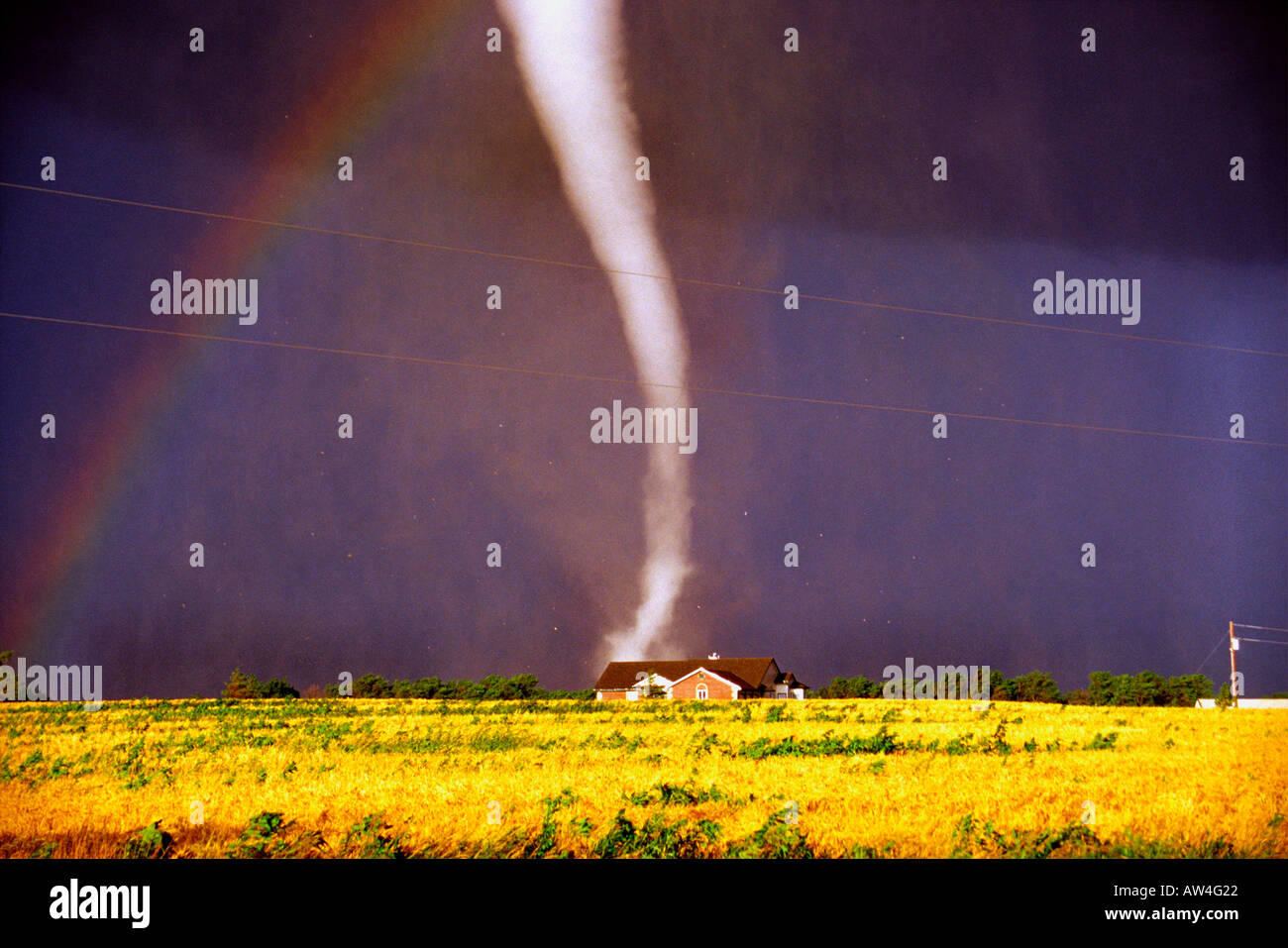Kansas tornado 2004 hi-res stock photography and images - Alamy