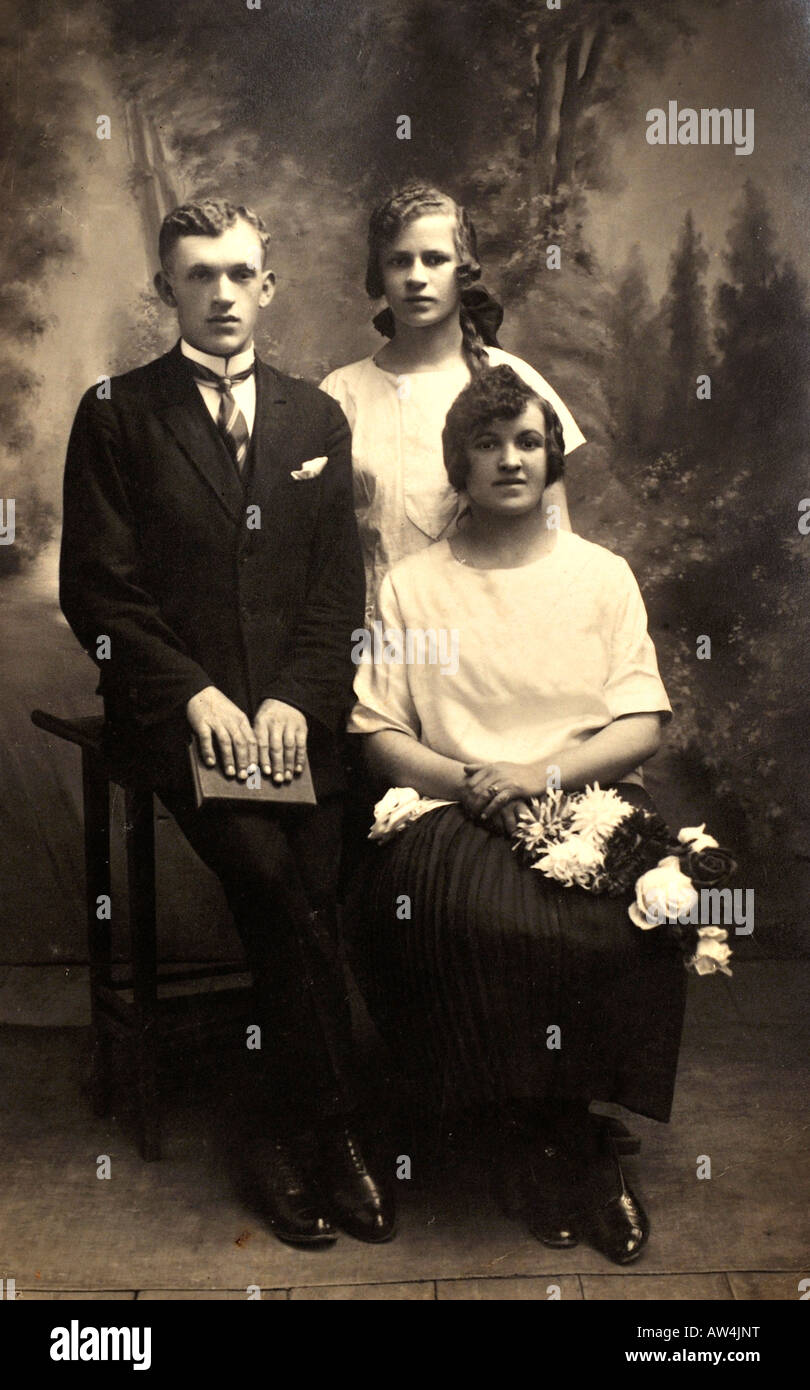 Vintage photograph family hi-res stock photography and images - Alamy