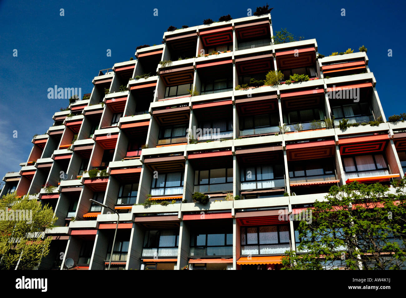 Housing block from the late 70s in Düsseldorf, Germany Stock Photo - Alamy