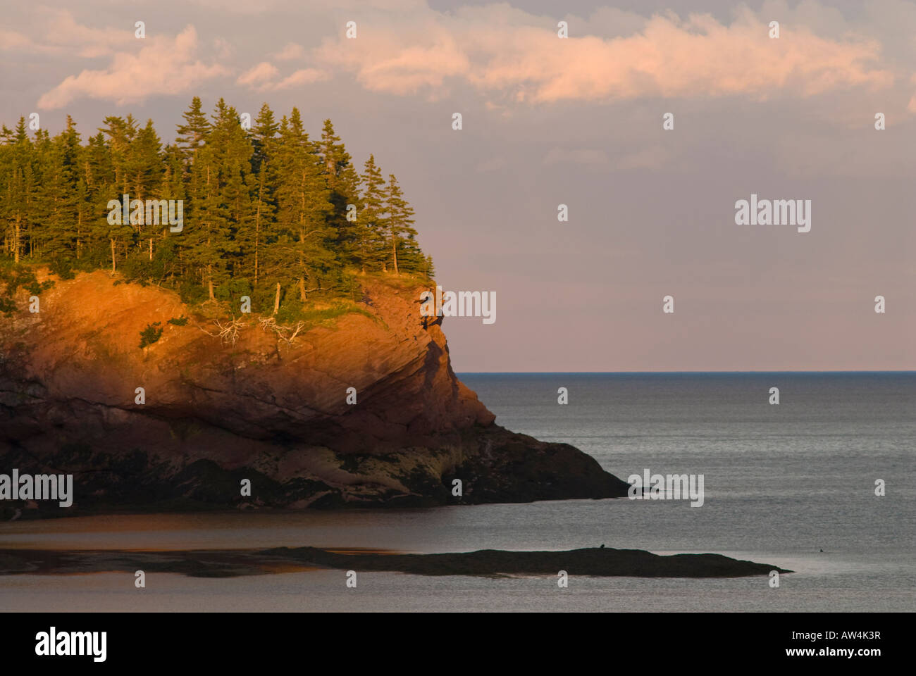St martins sea caves new brunswick hi-res stock photography and images ...