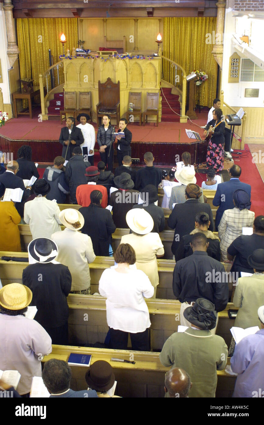 Congregation church hi-res stock photography and images - Alamy